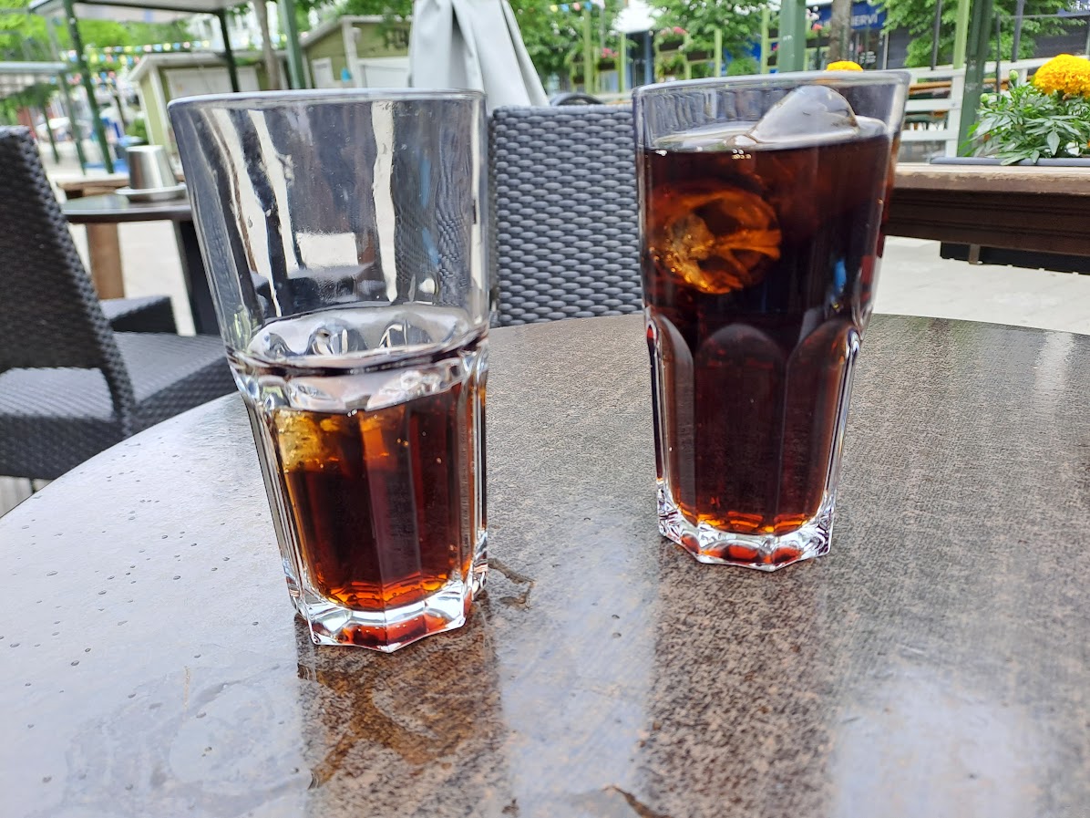 Opettavaisia tarinoita: Kännimokailua – Esseeblogi